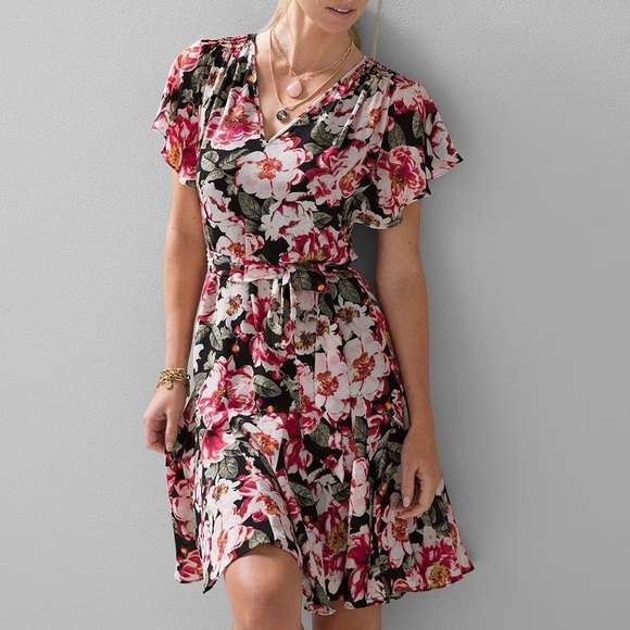 White House Black Market | Dresses | Whbm Floral Godet Pleat Dress | Poshmark